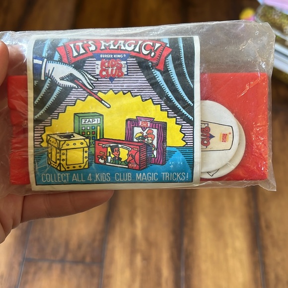 Toys | 1992 Burger King Kids Club Drivethrough Window Magic Trick ...
